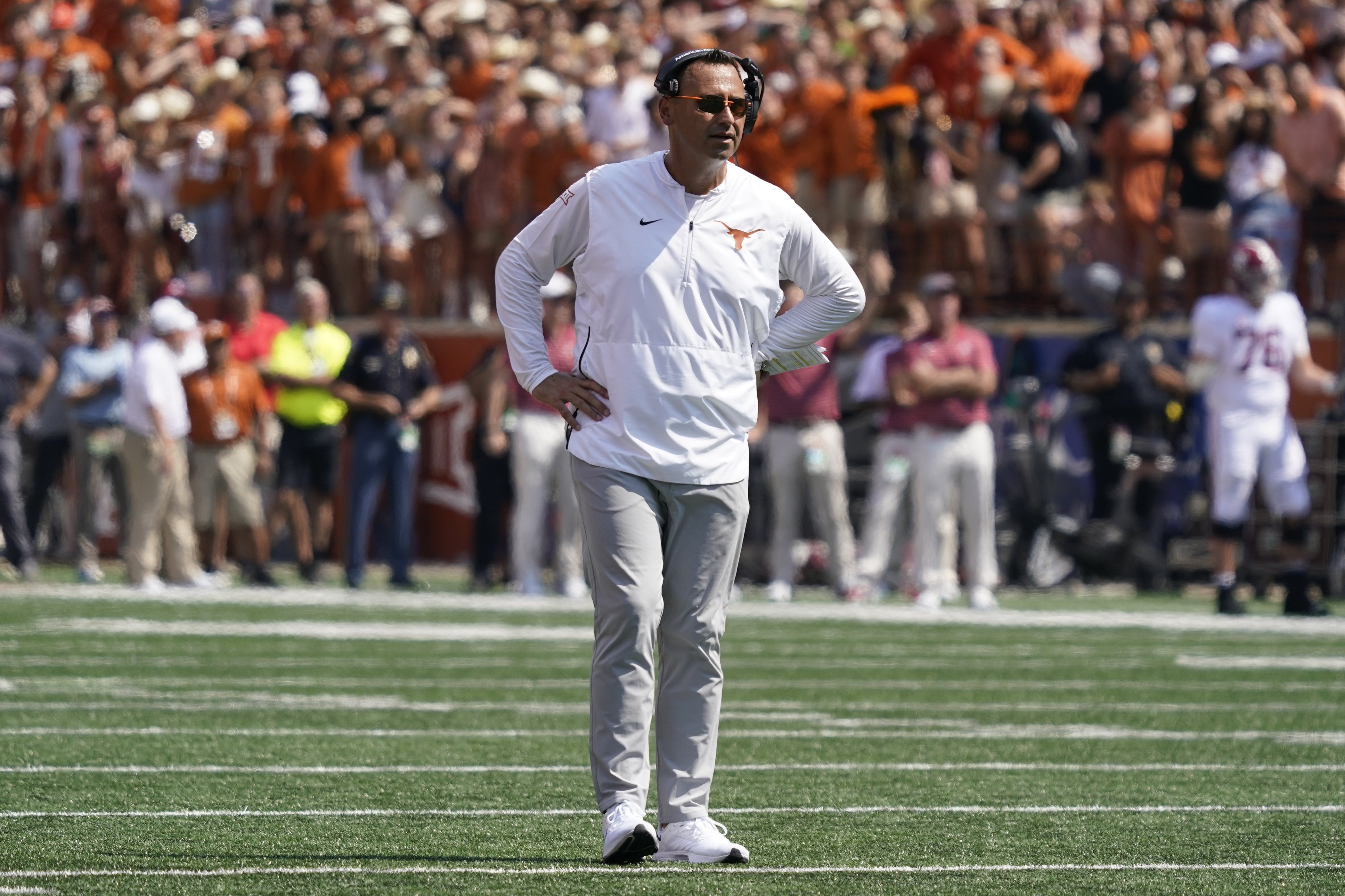 WATCH: Controversial Call Takes Center Stage in Texas Longhorns vs ...