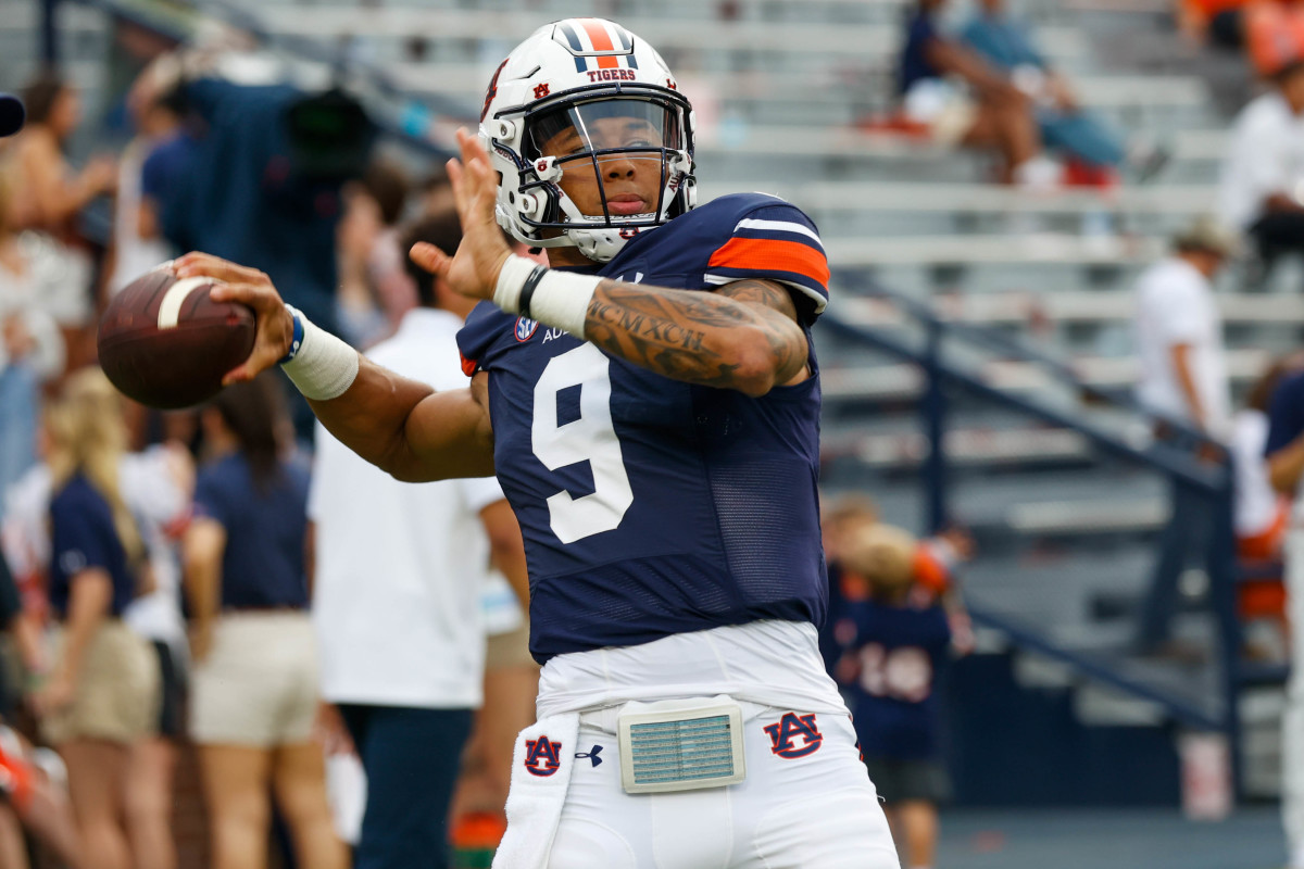 WATCH: Robby Ashford throws an INT - Sports Illustrated Auburn Tigers ...