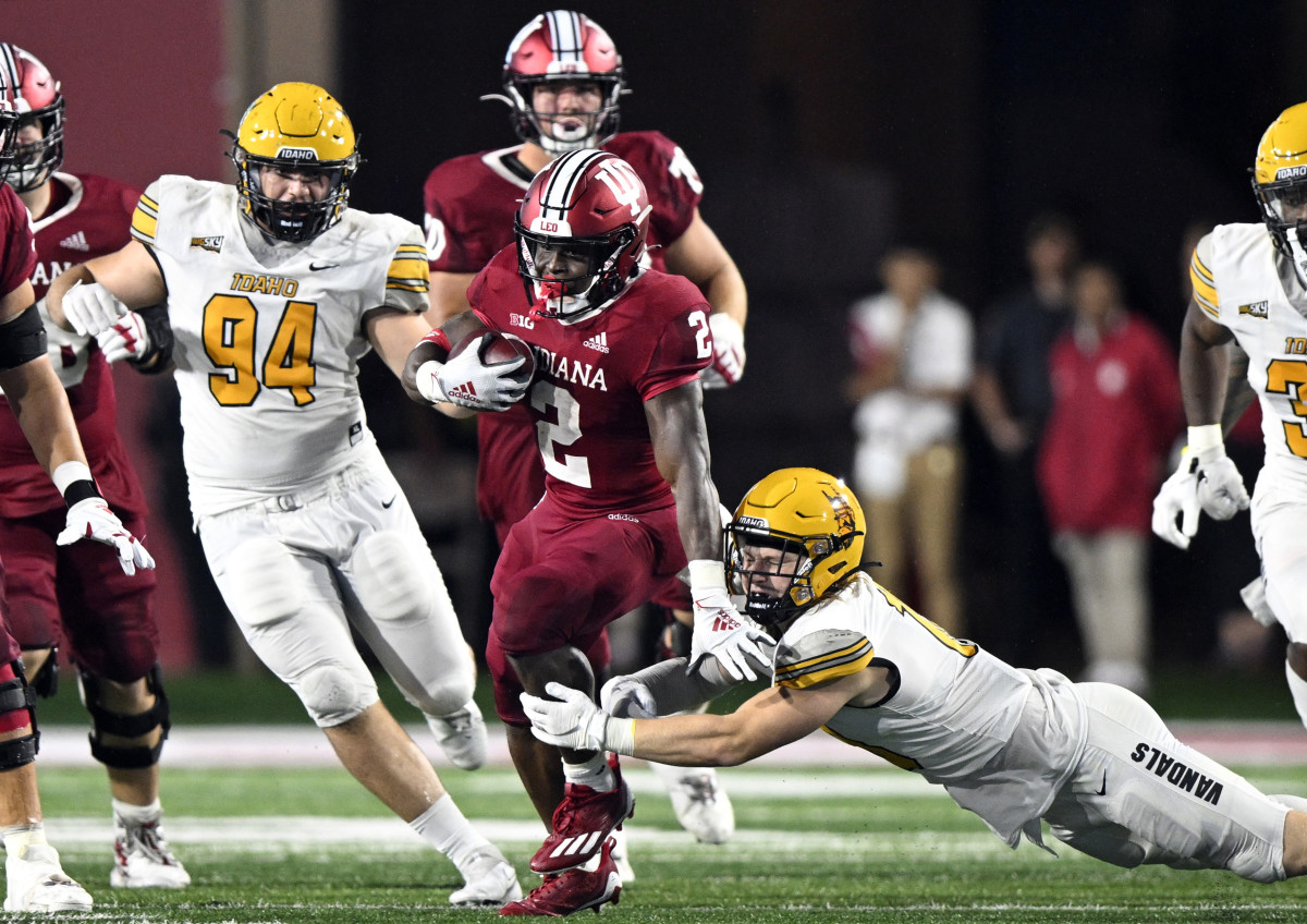 PHOTO GALLERY: Indiana Football Vs. Idaho Vandals - Sports Illustrated ...
