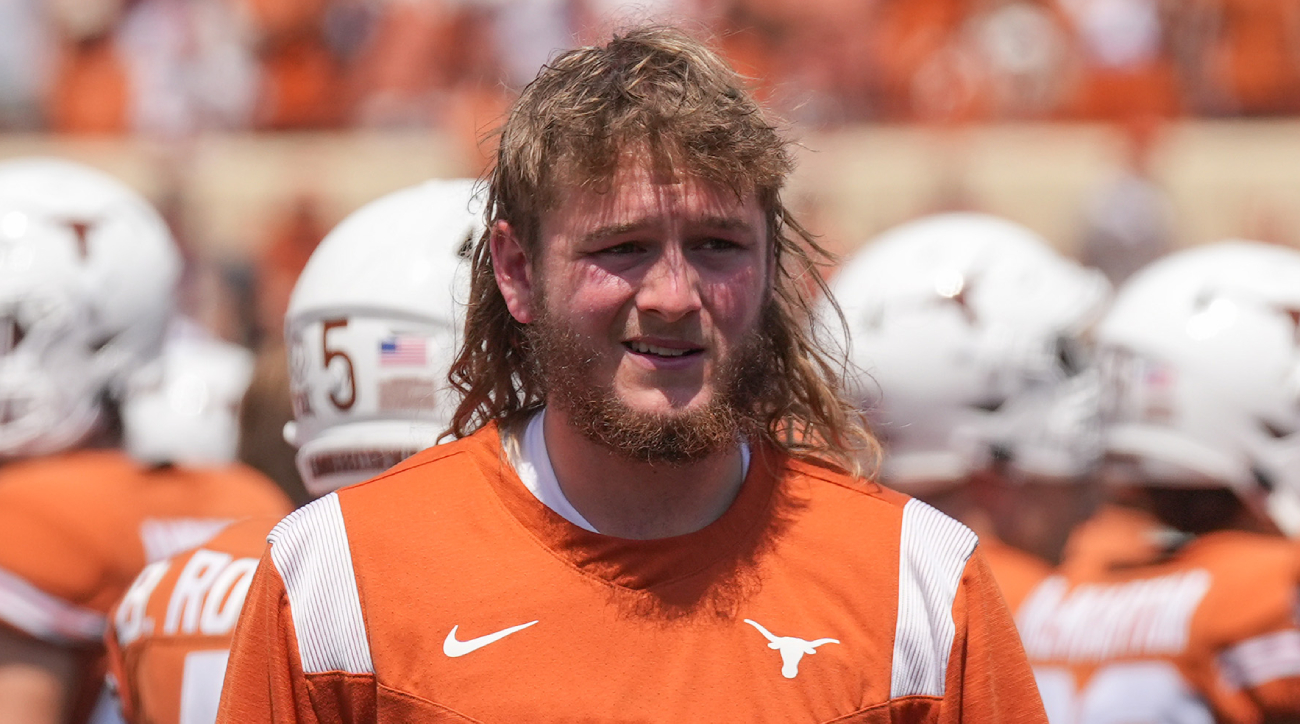Texas QB Quinn Ewers Likely Out 4-6 Weeks With Shoulder Sprain, per Report - Sports Illustrated