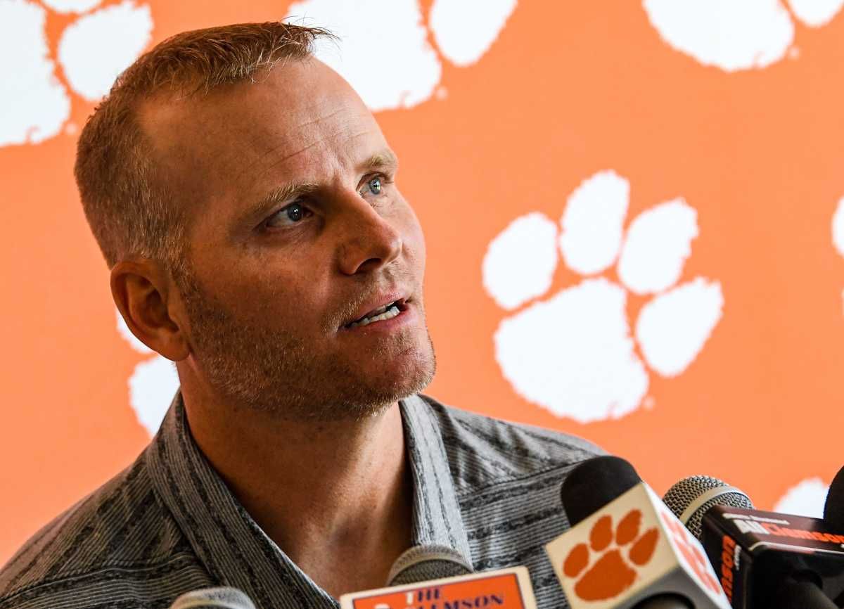 'Confidence' is King for Clemson Tigers' QB DJ Uiagalelei - Sports ...