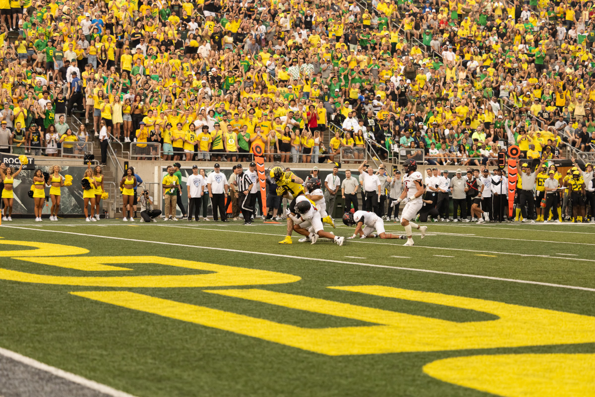 Oregon Football: Ducks Offensive Players of the Game vs. Eastern ...