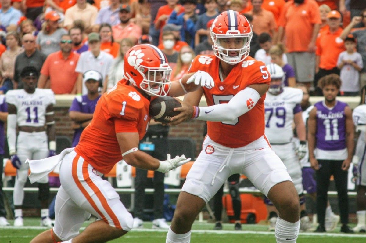 Teammates Still 'Absolutely' Confident In Clemson Tigers' DJ Uiagalelei ...