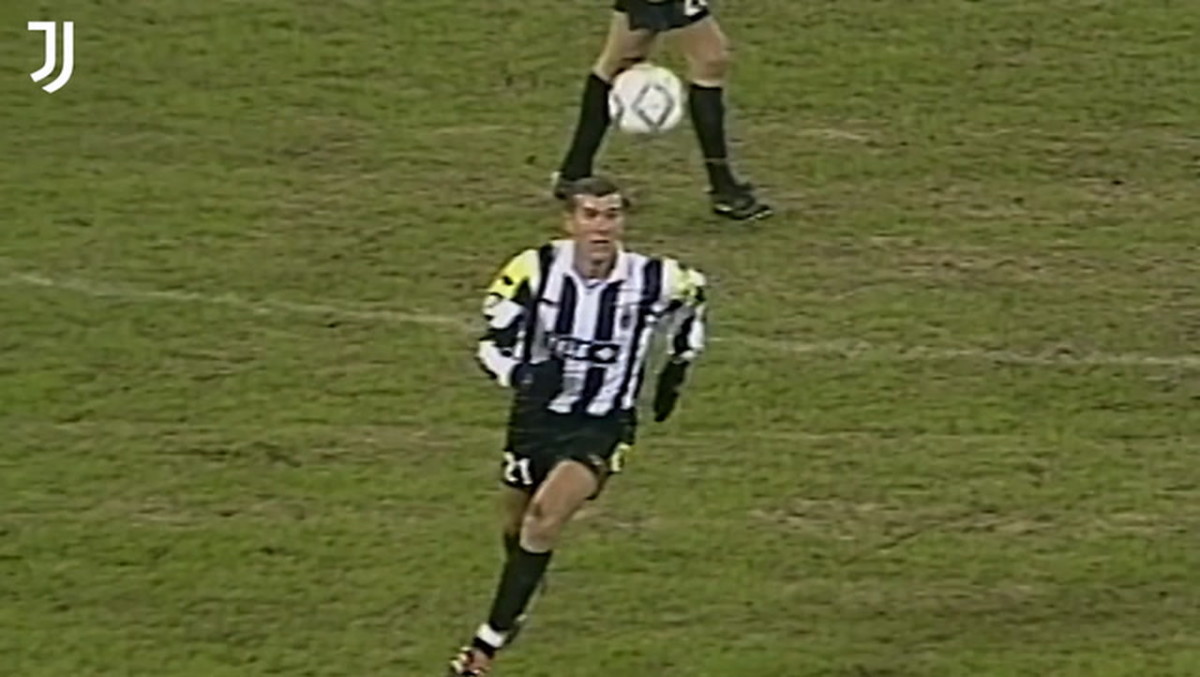 The best of Zinedine Zidane at Juventus - Soccer - OneFootball on ...