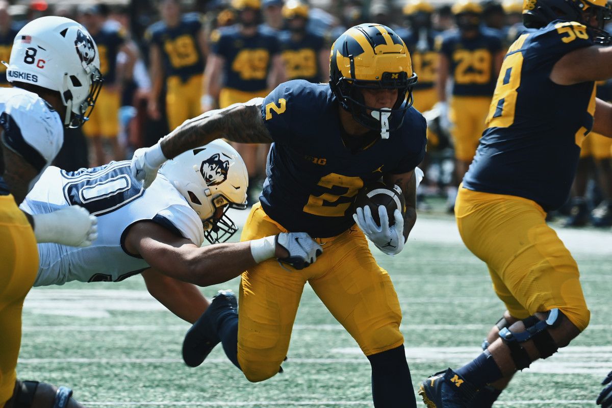 Michigan Football, Blake Corum Eat In Rout Of UConn - Sports ...