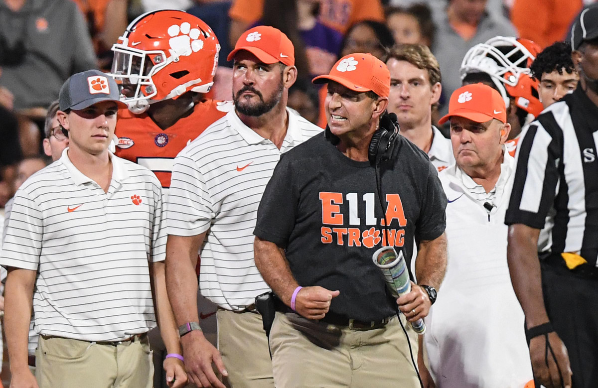 Swinney Feels Clemson Tigers Are on Schedule - Sports Illustrated ...