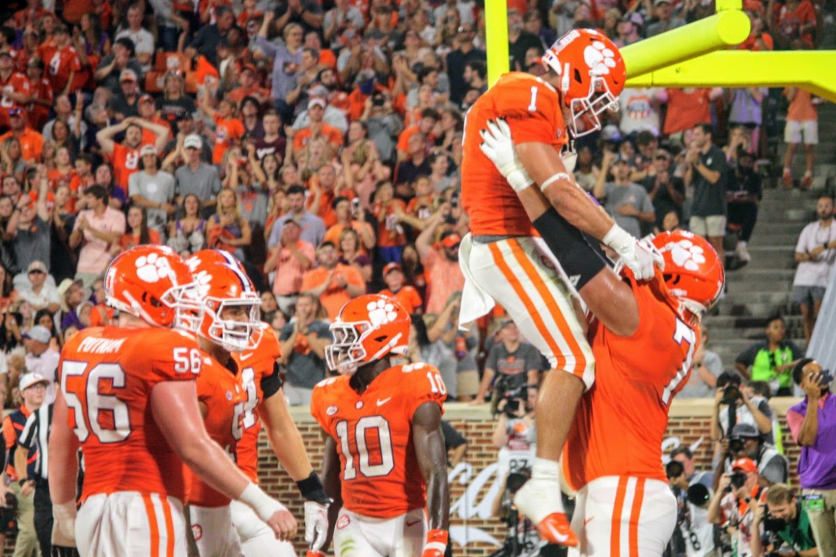 'Crazy Eyes' Will Shipley Sparks Clemson Tigers Offense - Sports ...