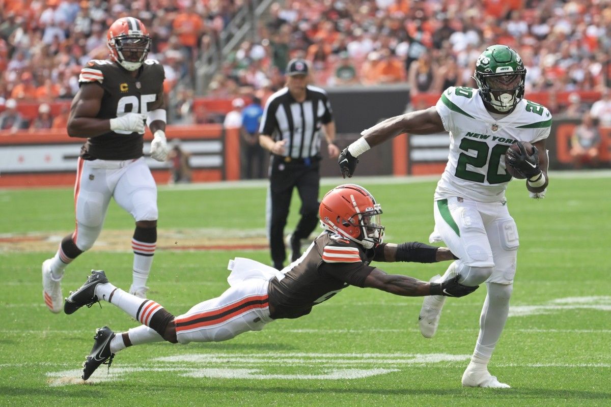 Saleh Dismisses Potential Ezekiel Elliott Pursuit - Sports Illustrated ...