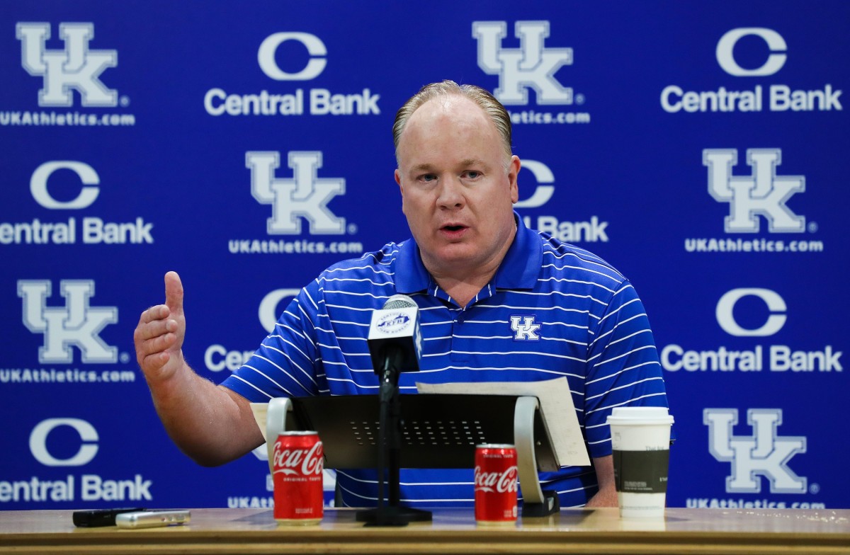 Stoops, Kentucky Maintaining Challenge of Juggling Recruiting and the ...