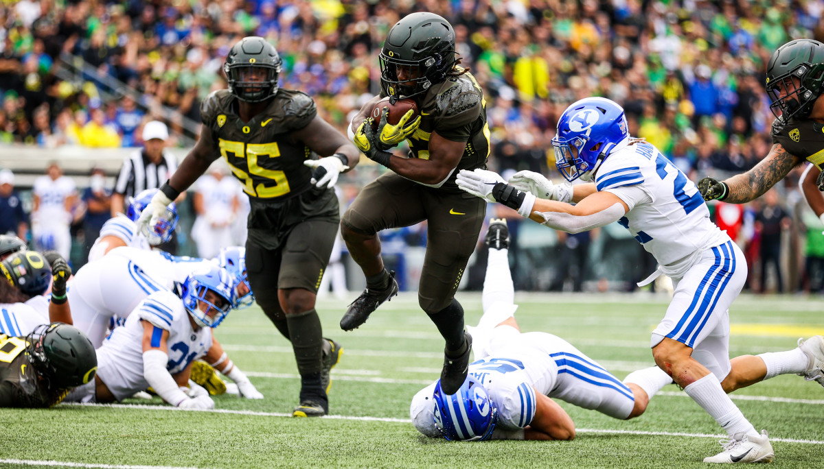 Oregon Football: Three Keys to Victory for the Ducks Against the ...
