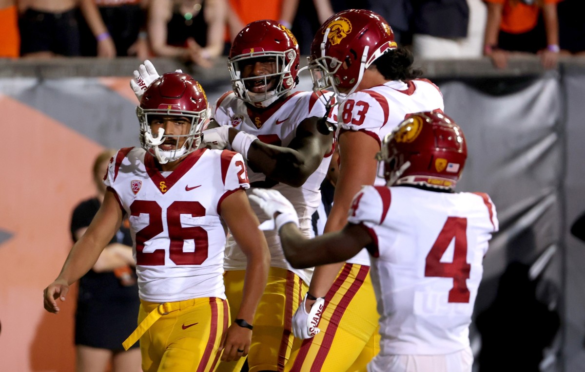 Look: Travis Dye, defense lead USC to 17-14 road win over Oregon State ...