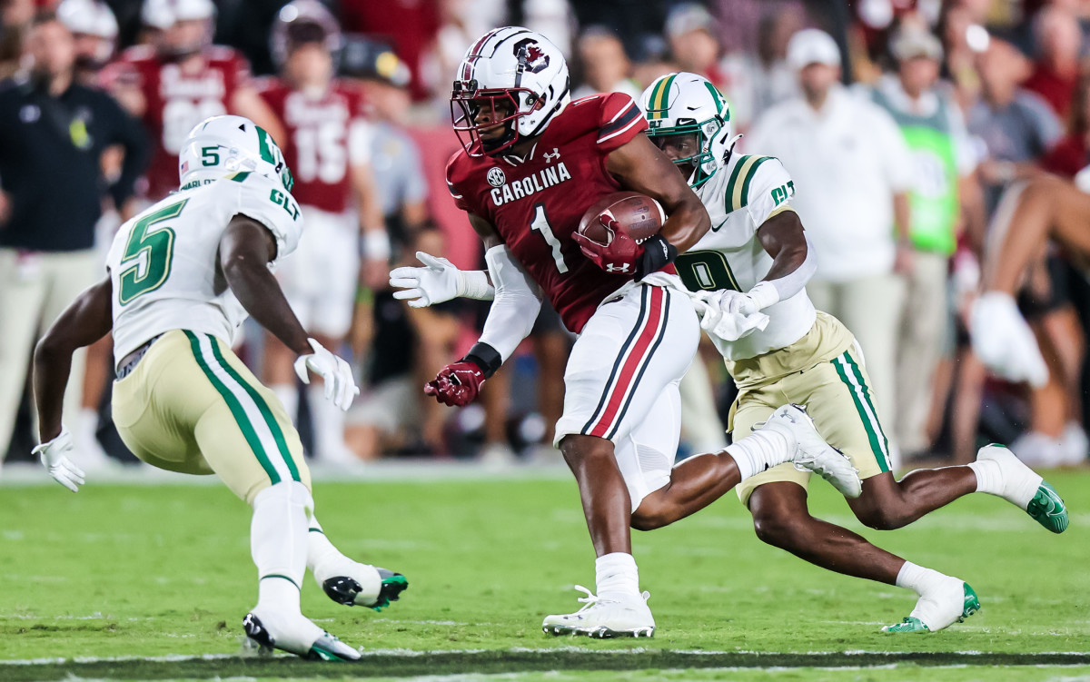 MarShawn Lloyd Has Career Night In South Carolina Win - Sports ...