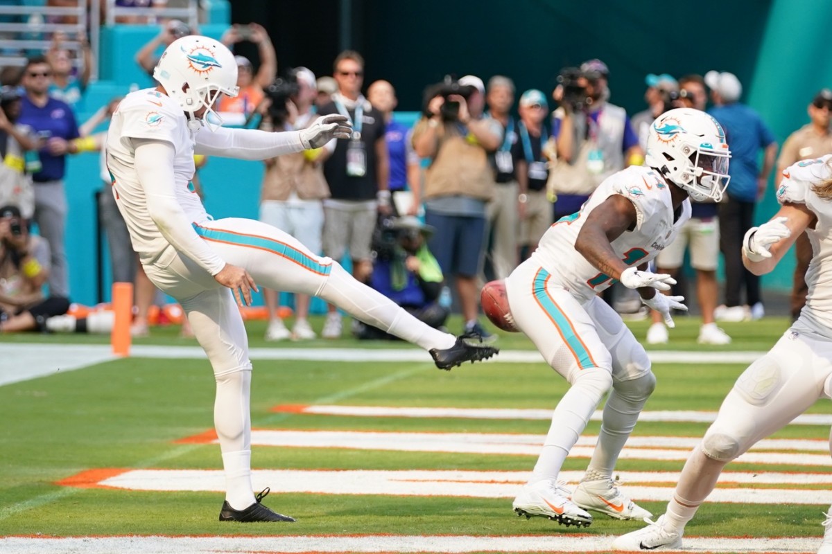 Miami Dolphins Defense Delivers at Crunch Time Against Buffalo - Sports ...