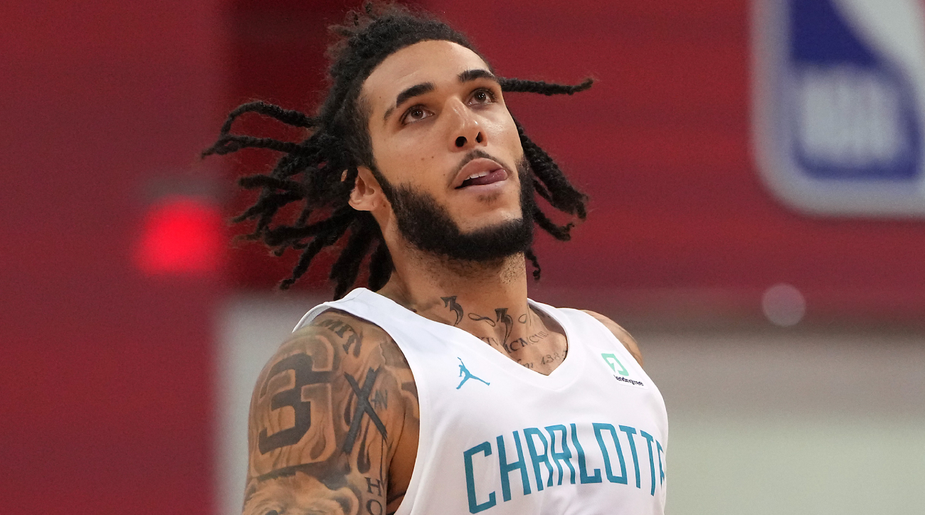 LiAngelo Ball Signs With Charlotte Hornets, Joining Brother LaMelo Ball ...