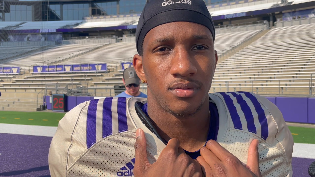 Penix Calls Audible, Announces his 2023 Husky Return - Sports ...