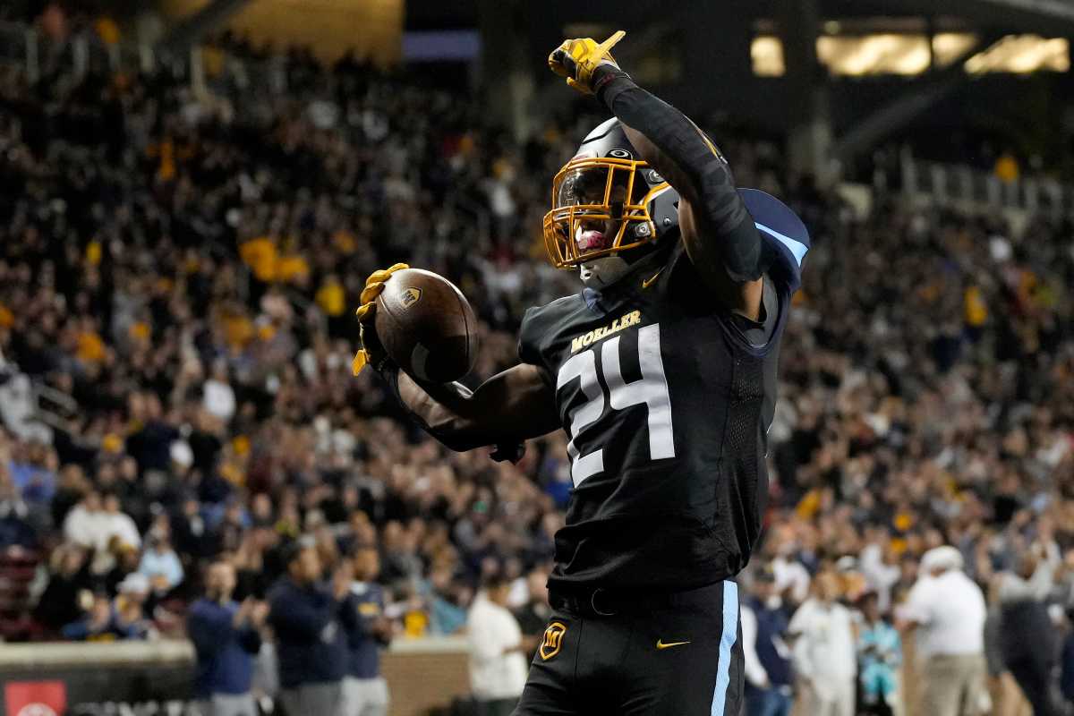 Look: 2024 Four-Star RB Jordan Marshall Flashes 'UC' Sign After TD ...