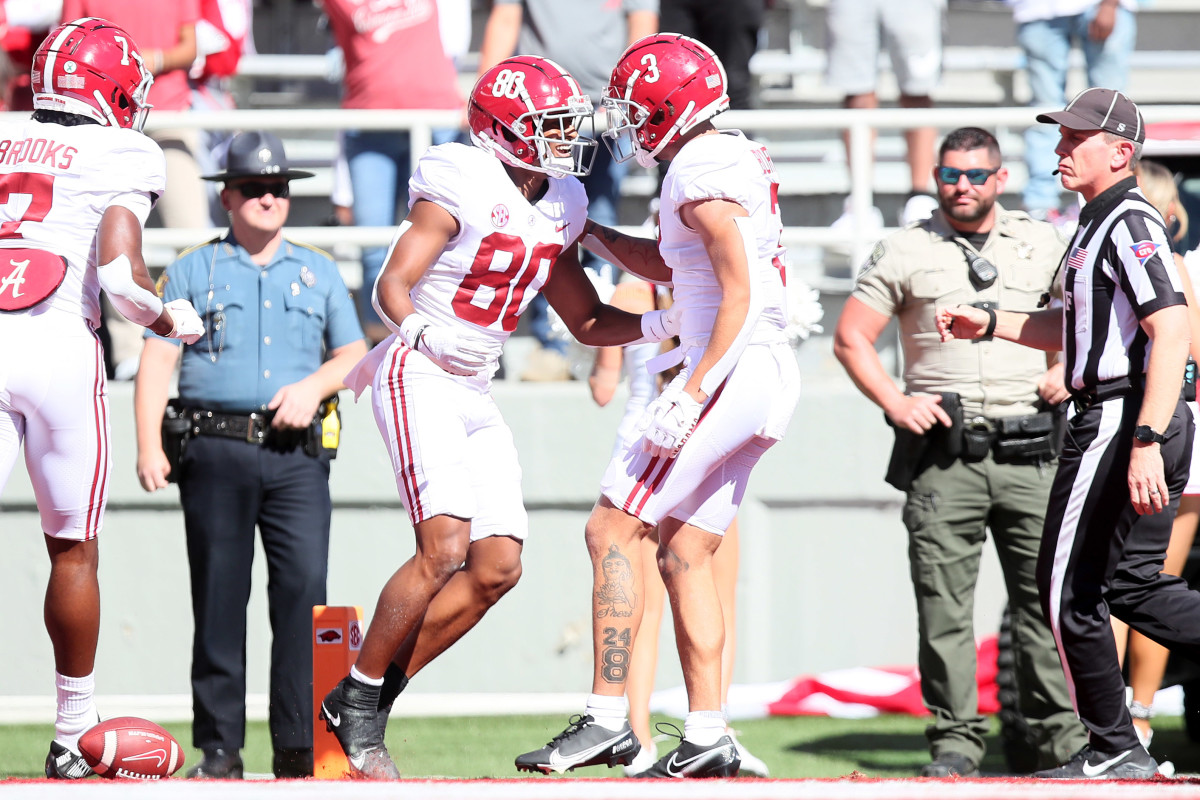No. 2 Alabama Outlasts Razorbacks for Gutsy Road Win - Sports ...