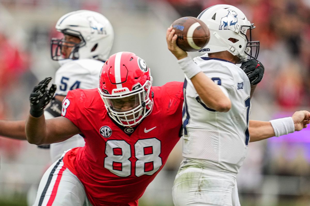Jalen Carter Injured in Georgia vs Missouri - Sports Illustrated ...