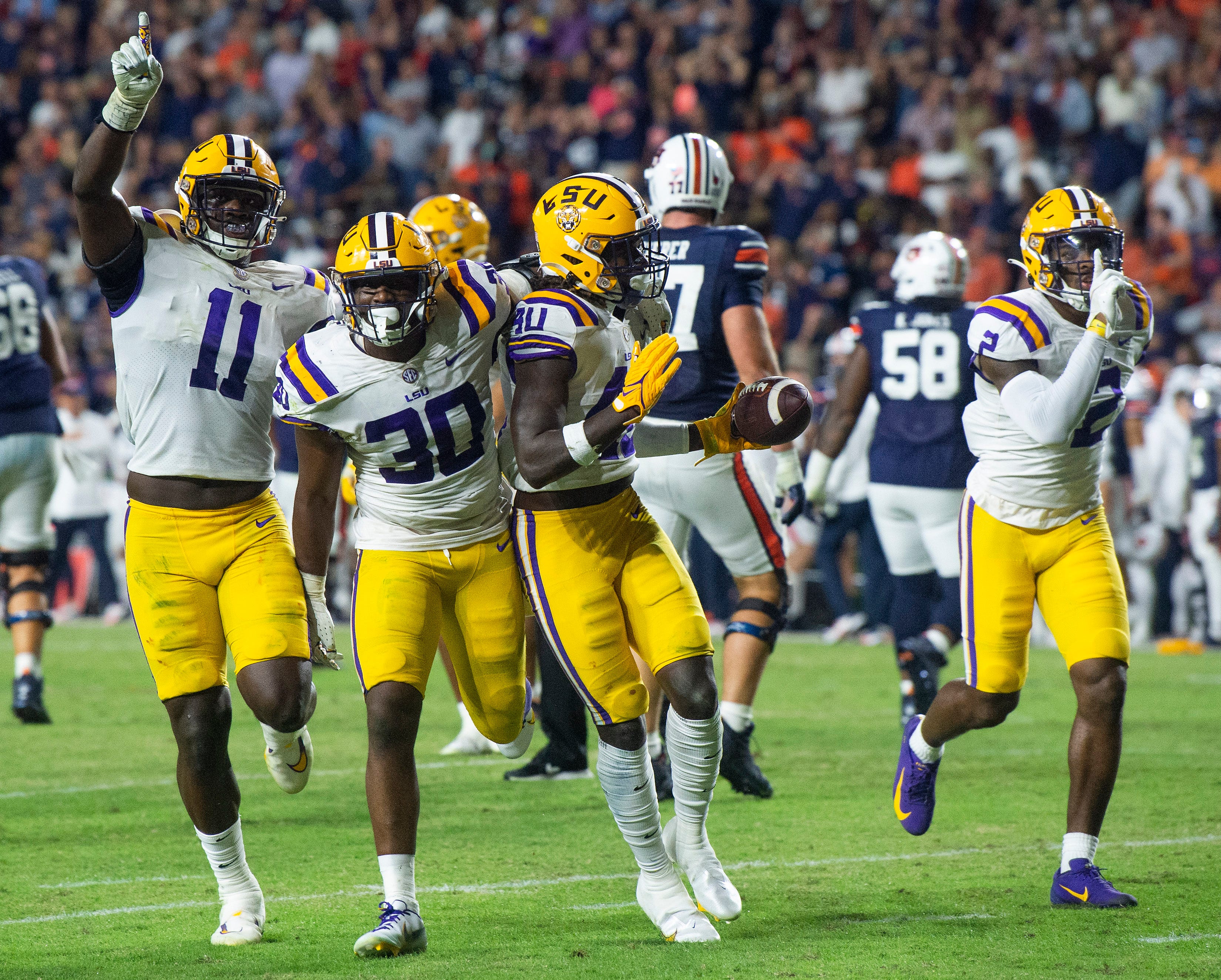 LSU Fights Back to Defeat Auburn 21-17 in Dramatic Fashion - Sports ...