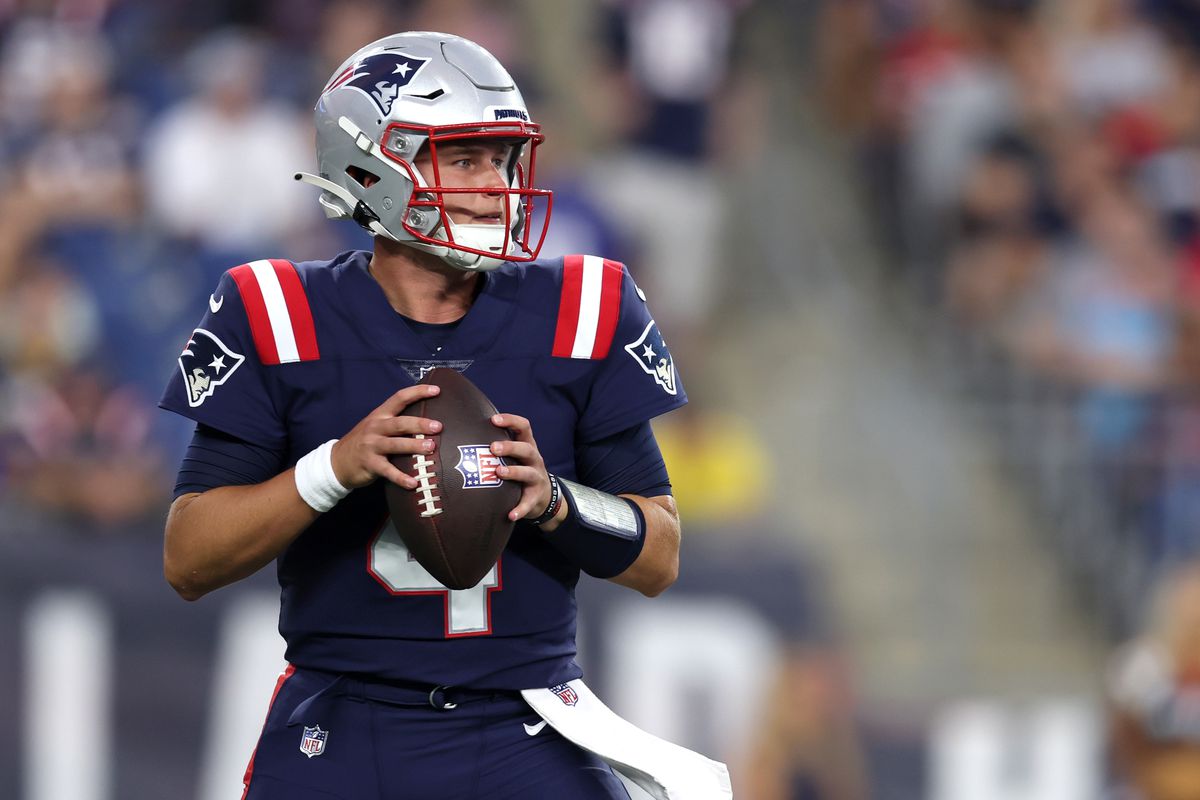 New England Patriots BREAKING at Packers: Brian Hoyer Out, Rookie ...