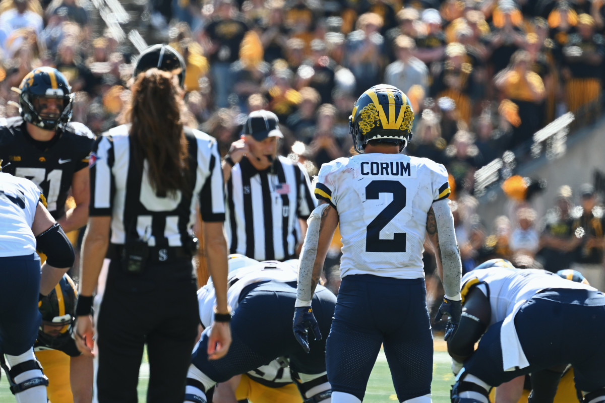 Yes, Blake Corum Is A Legitimate Heisman Trophy Candidate - Sports ...