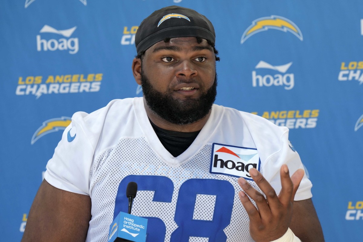 Los Angeles Chargers Rookie Jamaree Salyer Turns in Stellar Performance ...