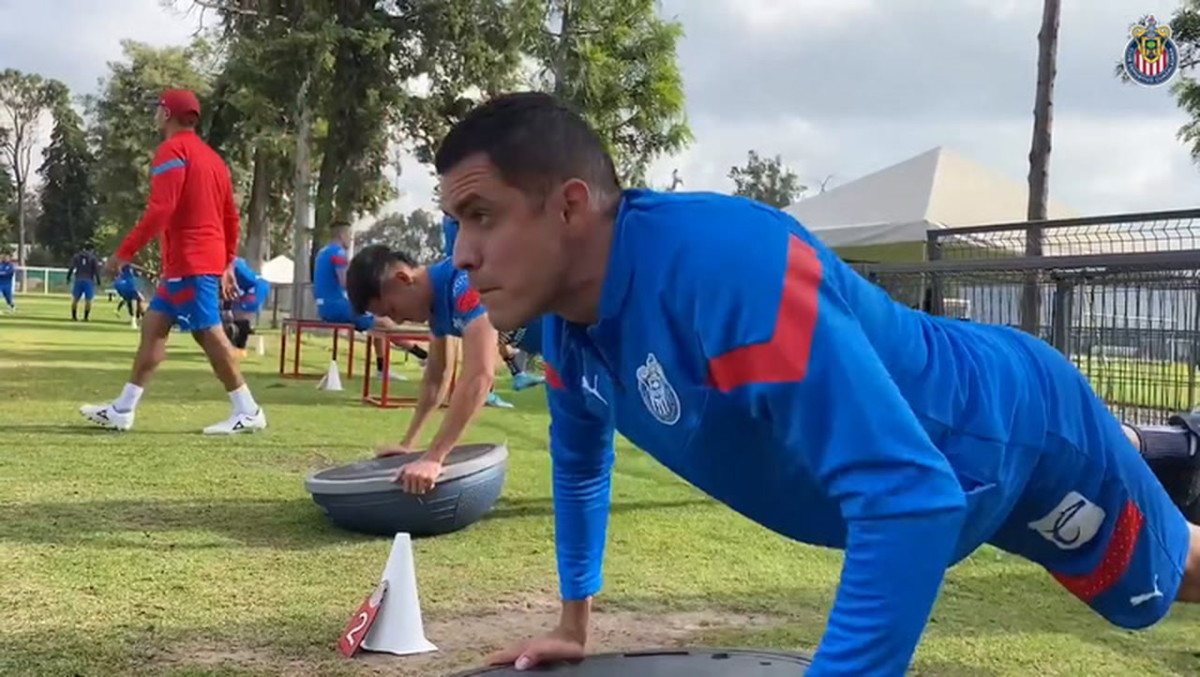 Chivas begin preparations for playoff game vs Puebla - Soccer ...