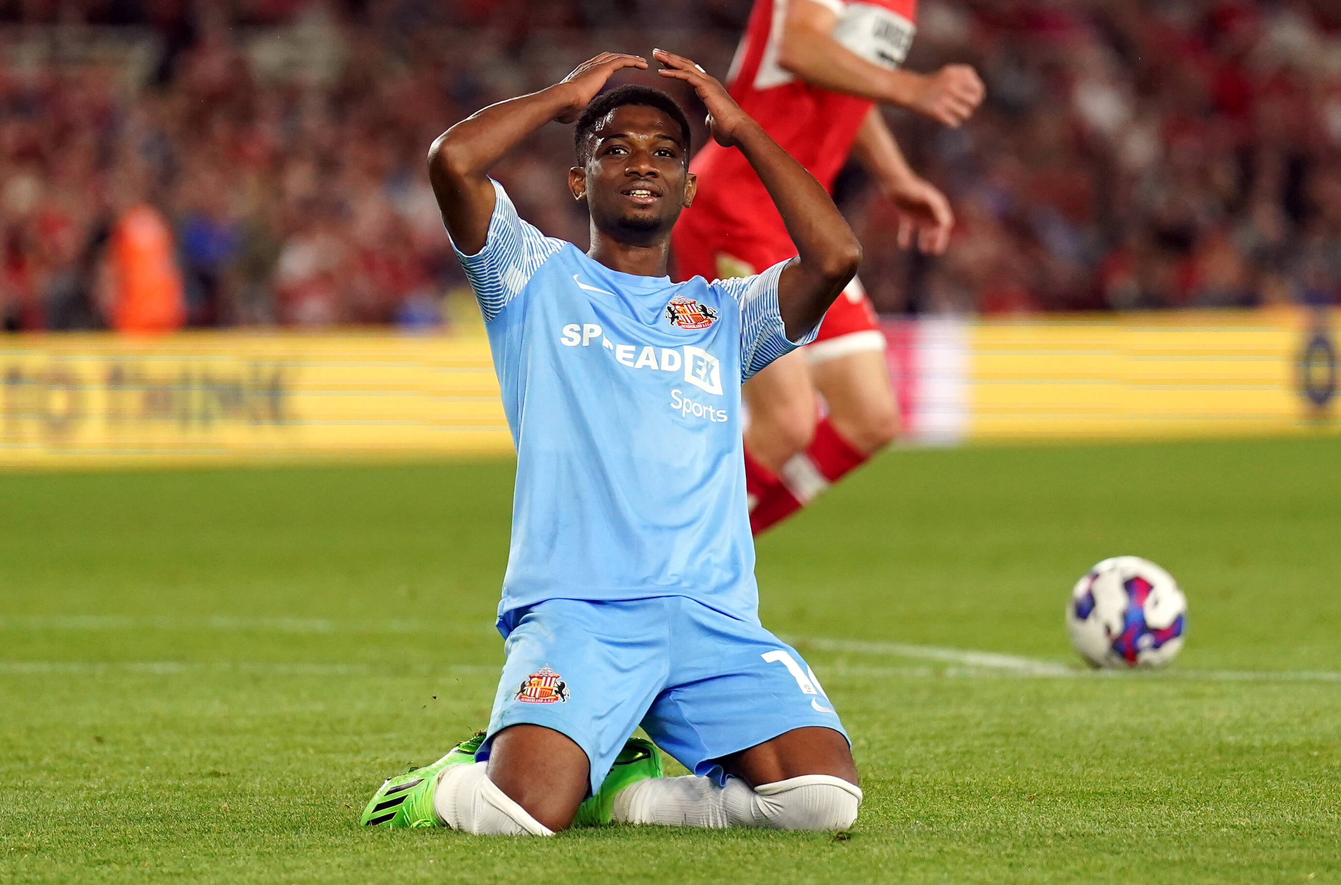 Sunderland boss urges on-loan Man Utd man to 'learn' quickly if he's to ...