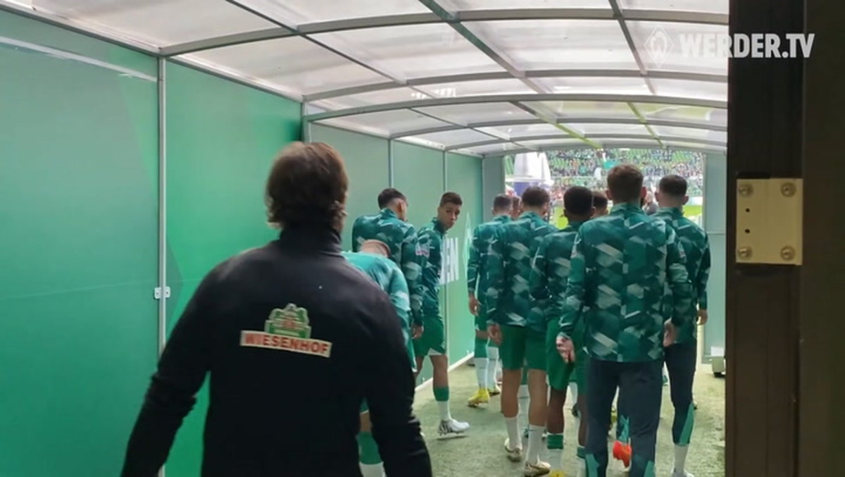 Behind the scenes: Bremen's stunning 5-1 victory vs Gladbach - Soccer ...