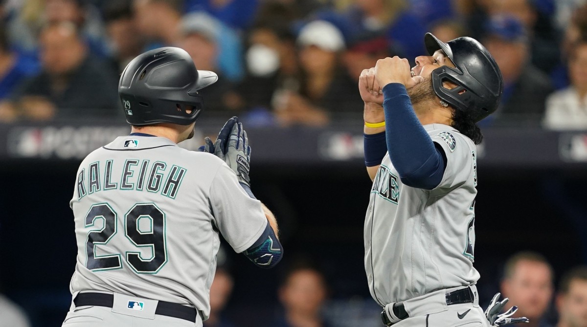 Mariners Top Blue Jays 4-0; Seattle Wins First Playoff Game Since 2001 ...