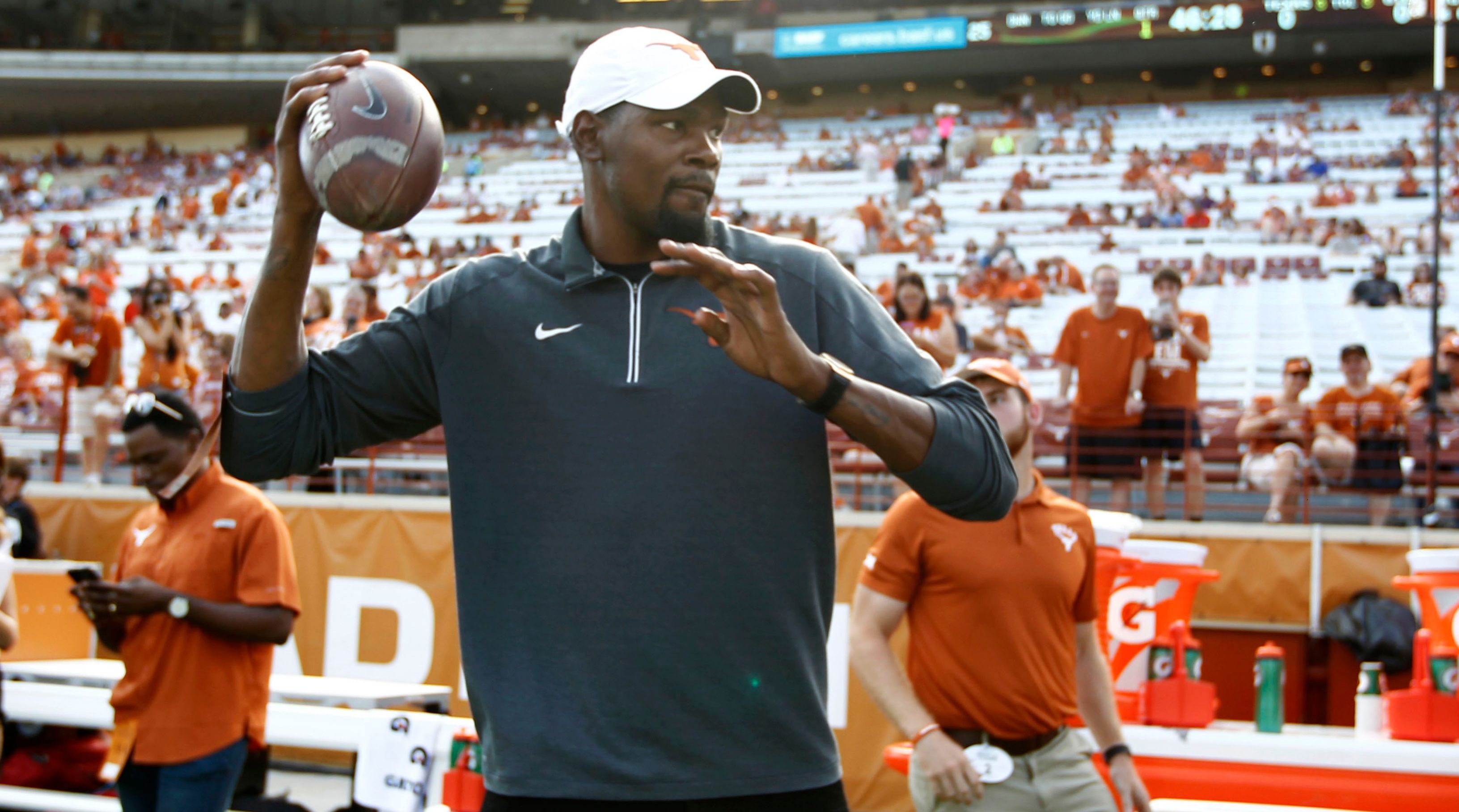 Texas Great Kevin Durant Has a Harsh Message for Brent Venables ...