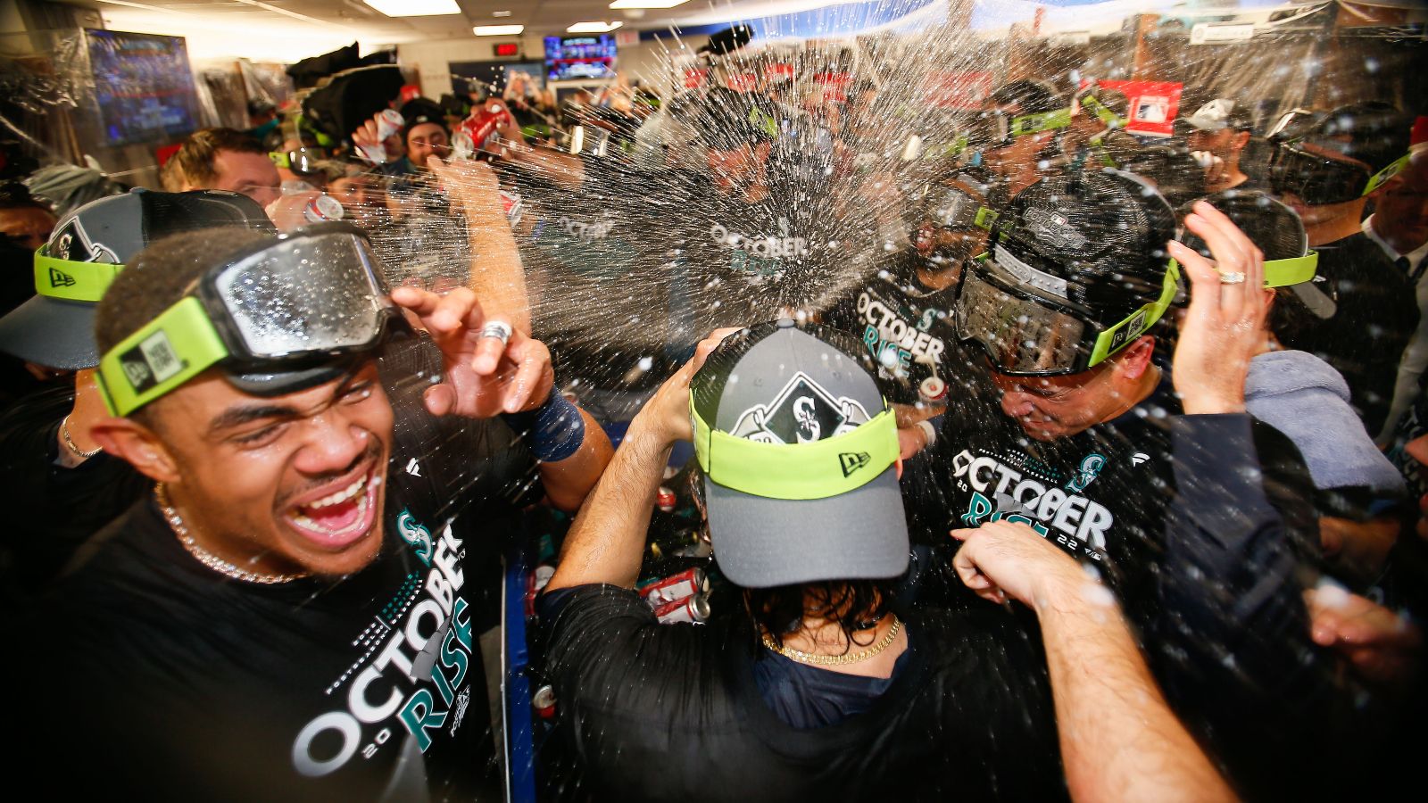 Mariners Dance on Blue Jays’ Field After Record Comeback to Eliminate ...