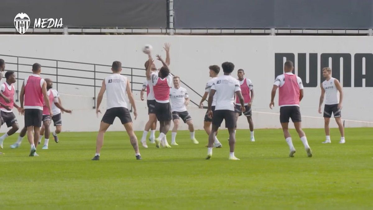 Gattuso joins Valencia players in rondo - Soccer - OneFootball on ...