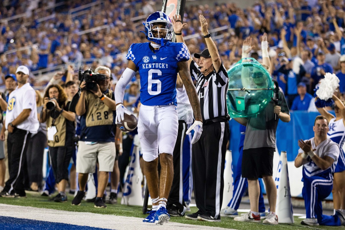 Dane Key Wearing Wrap On Wrist and Hand In Practice, Expected to Play ...