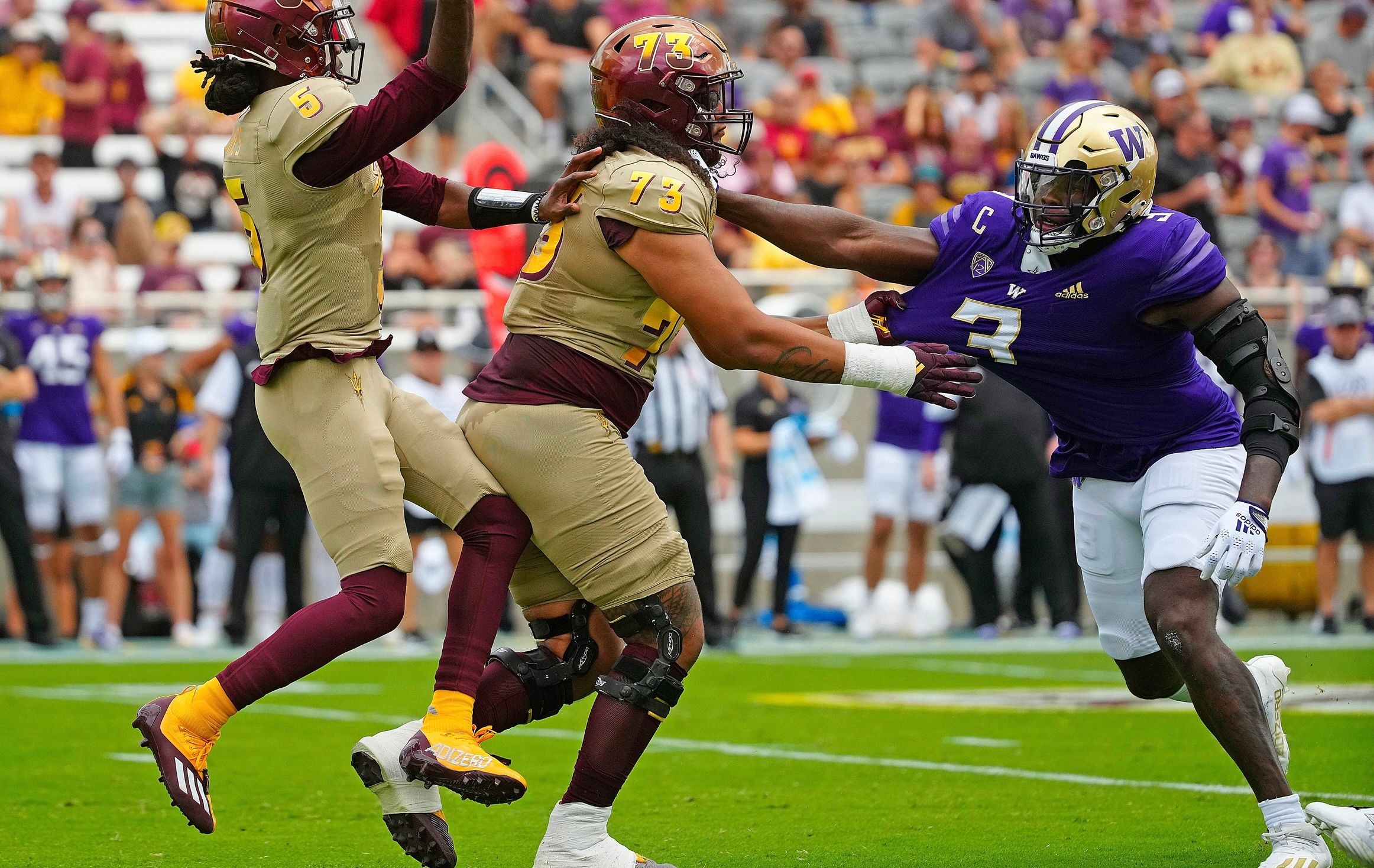 Past 2 Opponents Shut Off Husky Sack Spigot to Barely a Drip - Sports ...