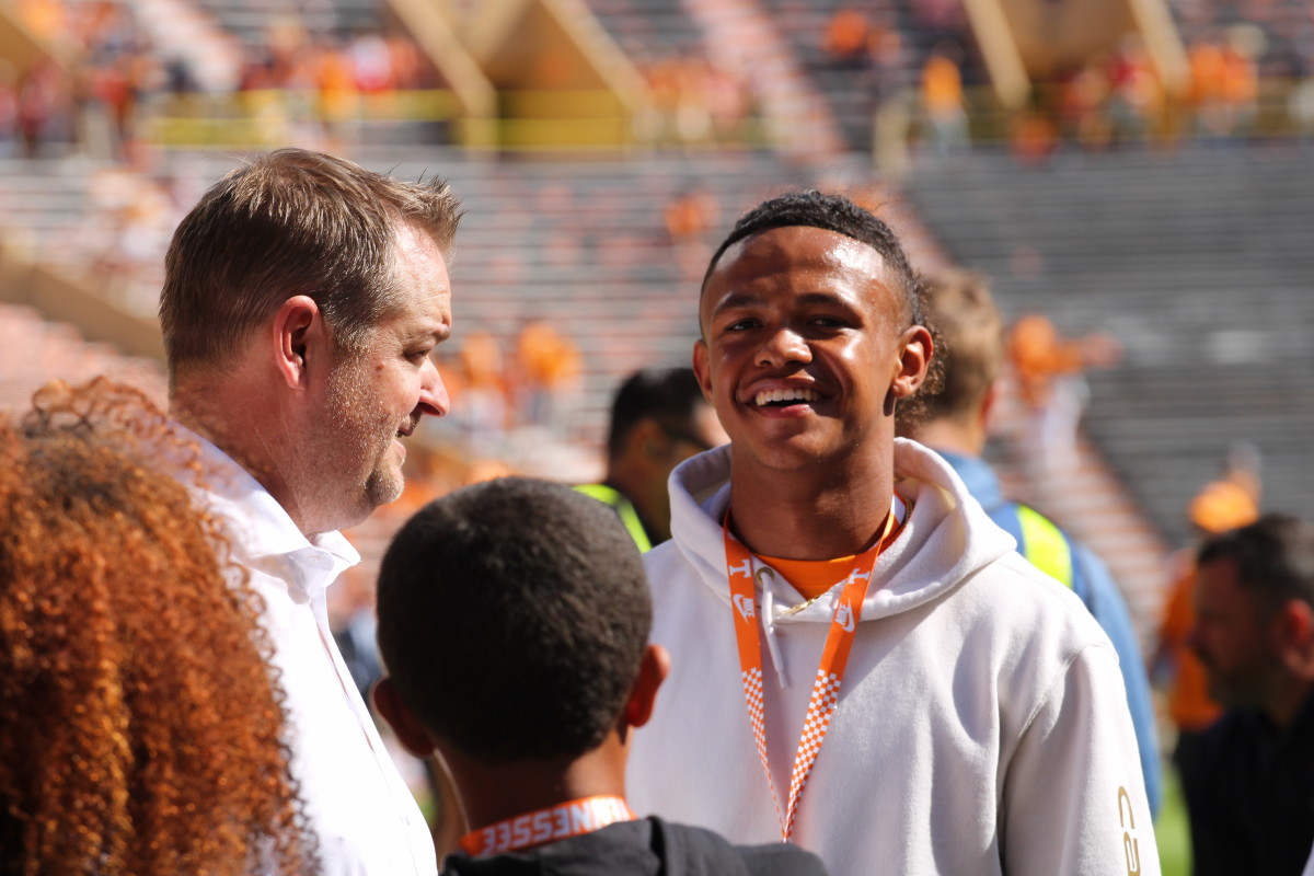 Elite QB Davis Has ‘Once-In-a-Lifetime Experience’ on Rocky Top ...