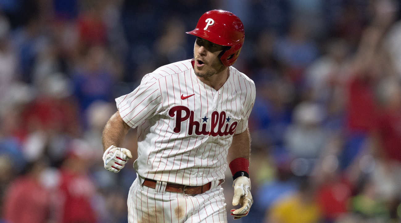 Phillies’ J.T. Realmuto Hits Inside the Park Home Run vs. Braves ...