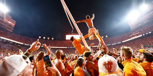Watch: Tennessee Vols Fans Storm Field After Thrilling Win Inside ...