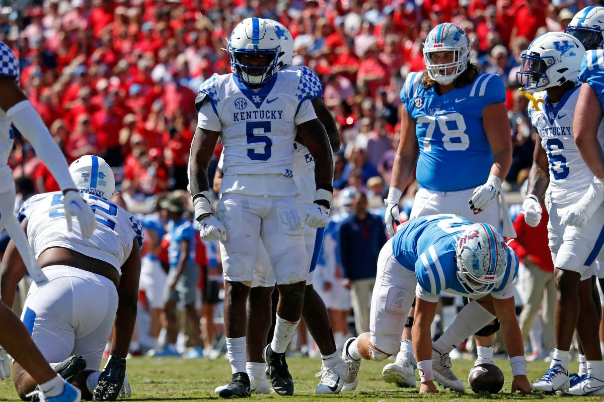 DeAndre Square Named SEC Co-Defensive Player of the Week - Sports Illustrated Kentucky Wildcats ...