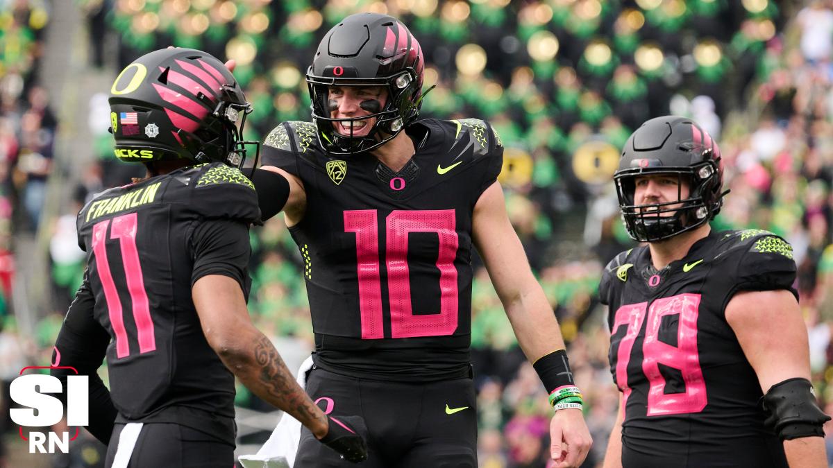Oregon Ducks Cruise to Victory Over the UCLA Bruins - Sports Illustrated