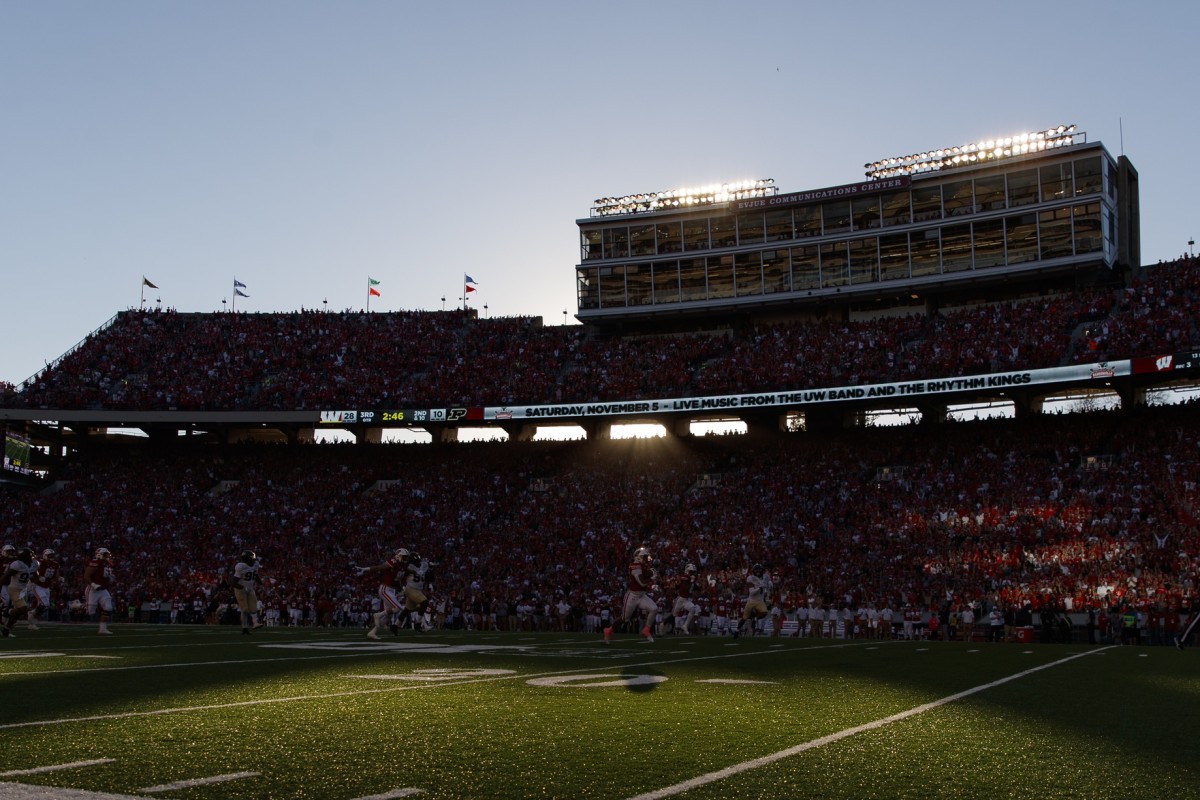 PHOTO GALLERY: Pictures From Purdue Football's 35-24 Loss to Wisconsin ...