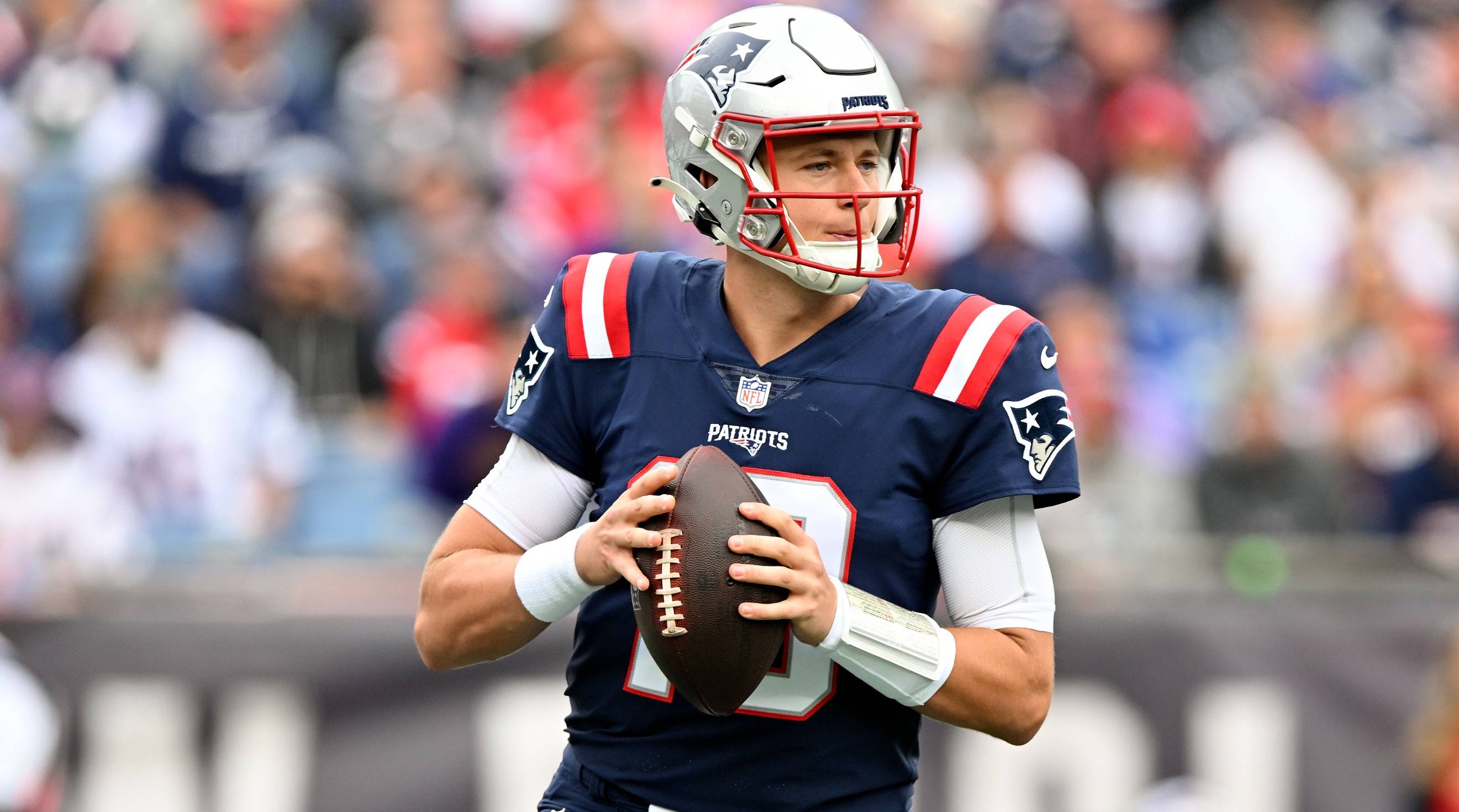 Mac Jones: Patriots QB Expected to Start vs. Bears on Monday Night, per ...