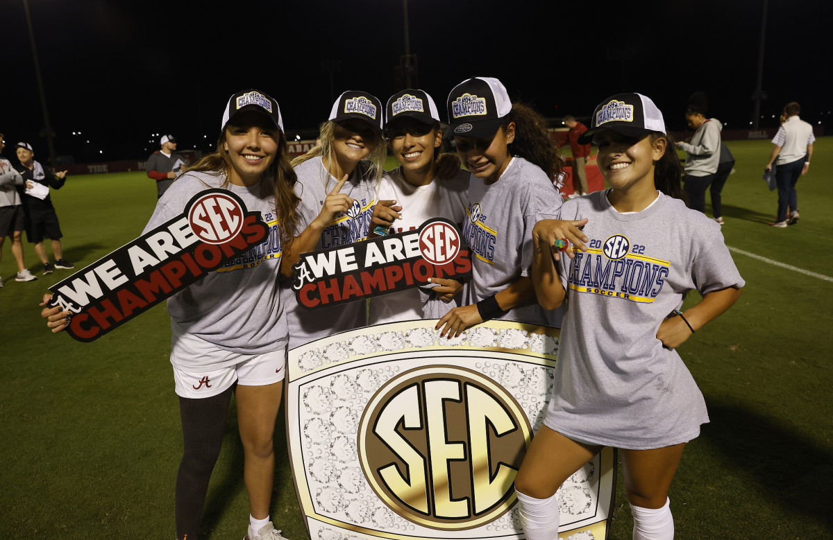 Alabama Soccer Nearly Sweeps SEC Awards - Sports Illustrated Alabama ...