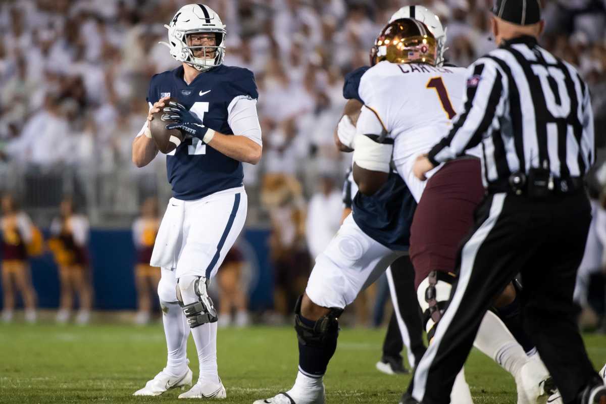 Penn State Quarterback Sean Clifford is the Big Ten Offensive Player of ...