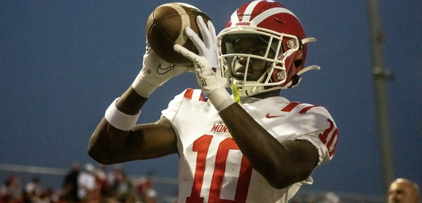 Huskies Revisit Mater Dei High and Offer 10th Monarchs Player - Sports ...