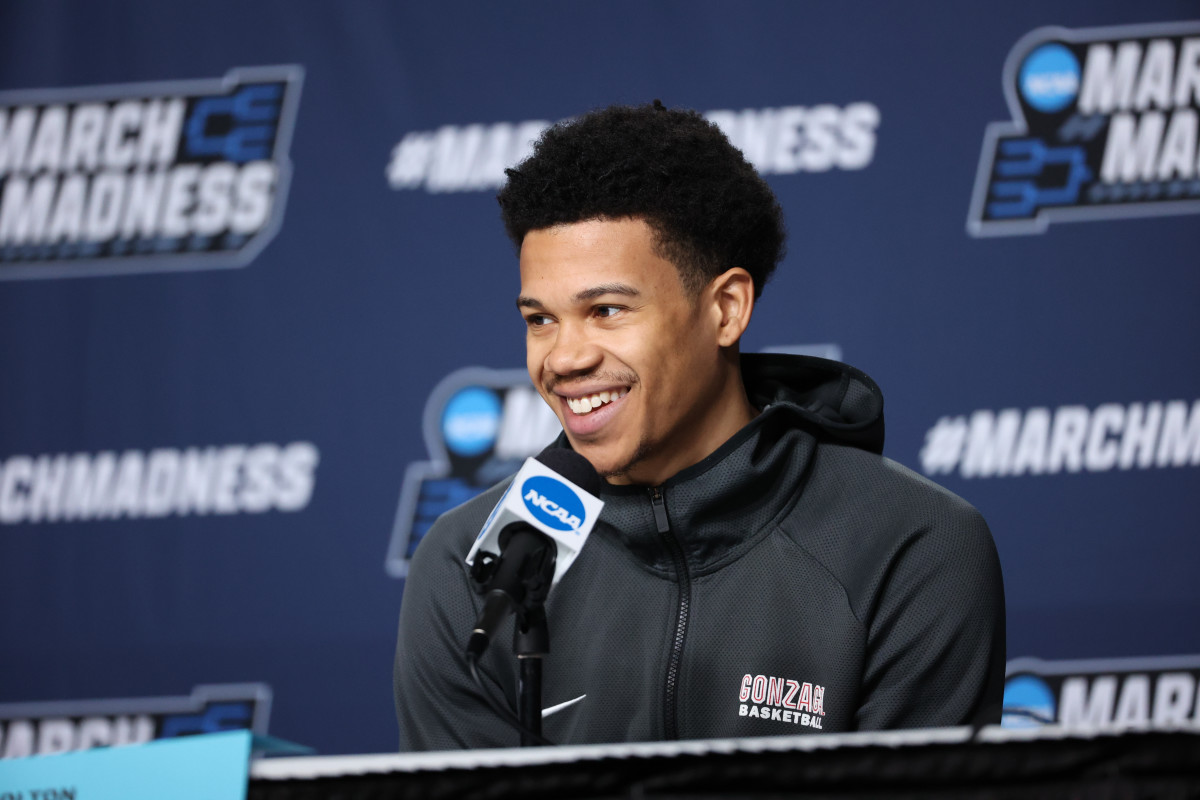 Gonzaga's Rasir Bolton, Malachi Smith named to Jerry West Award watch ...