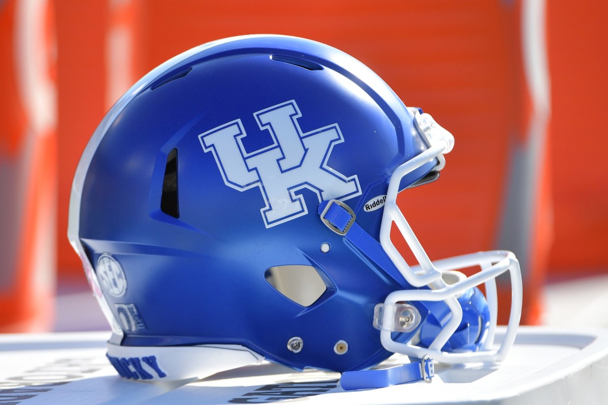 Look: Kentucky Unveils Uniforms for Rivalry Matchup Against No. 3 ...