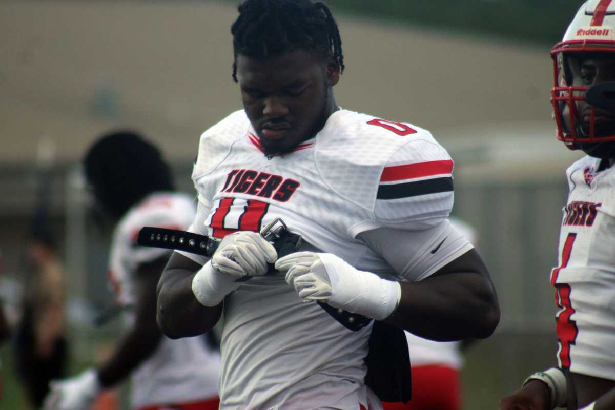 South Carolina Commit Grayson Howard Named Army All-American - Sports ...