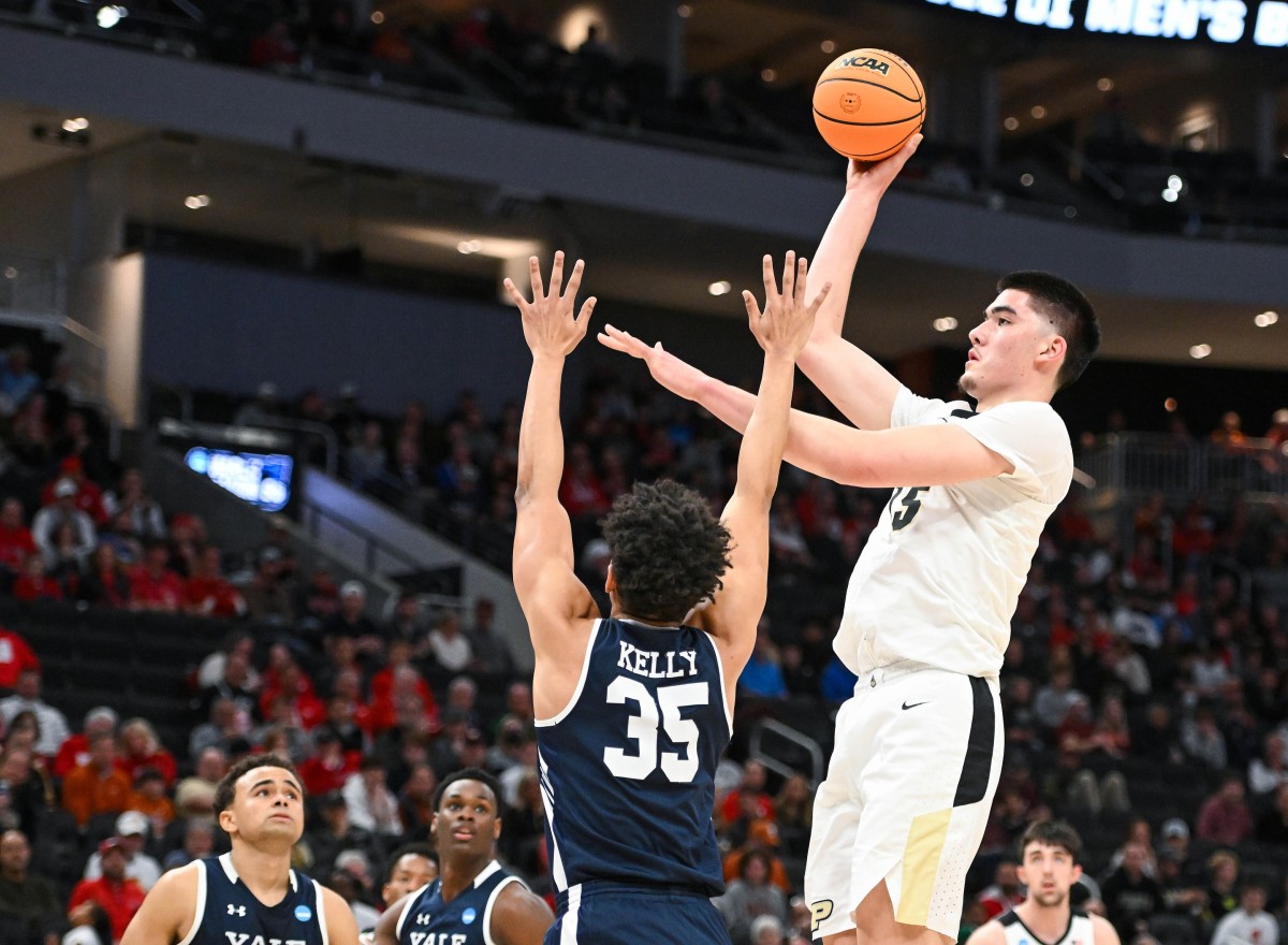 Zach Edey Leads a Strong Frontcourt for Purdue Basketball Ahead of 2022 ...