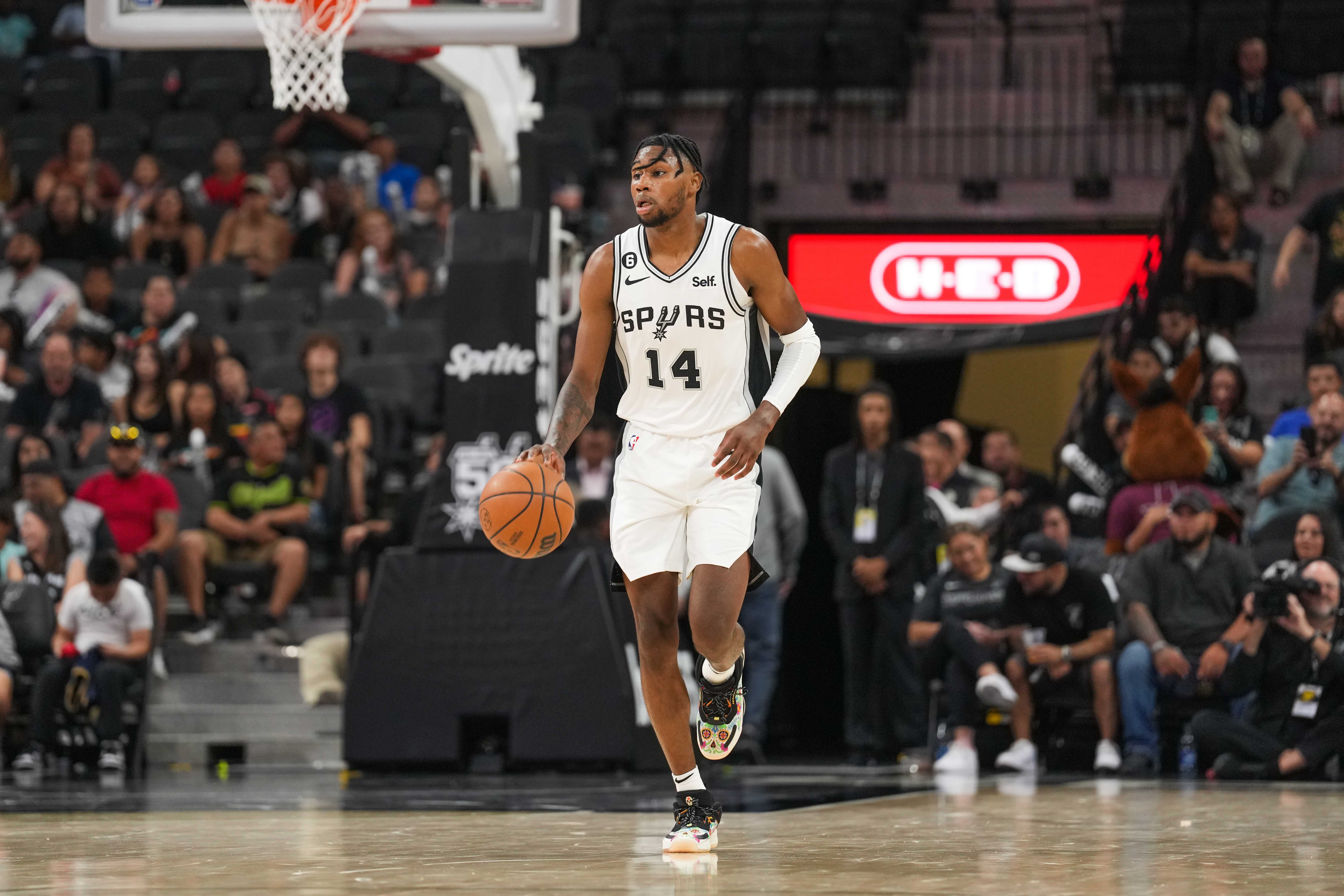 San Antonio Spurs Rookie Blake Wesley Exits vs. Minnesota Timberwolves ...